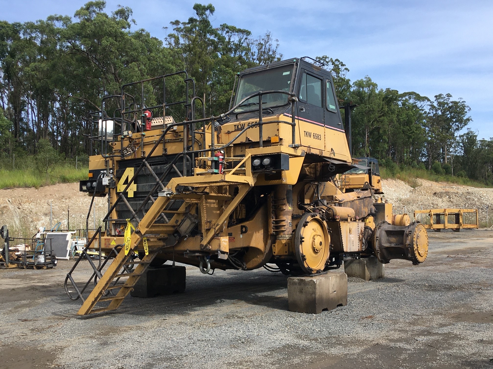 Caterpillar 776D Truck - DGI Trading