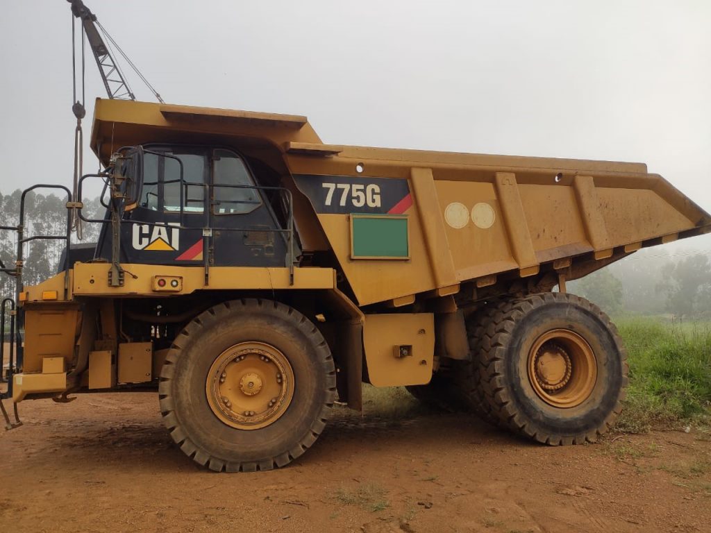 2 x Caterpillar 775G Trucks - DGI Trading
